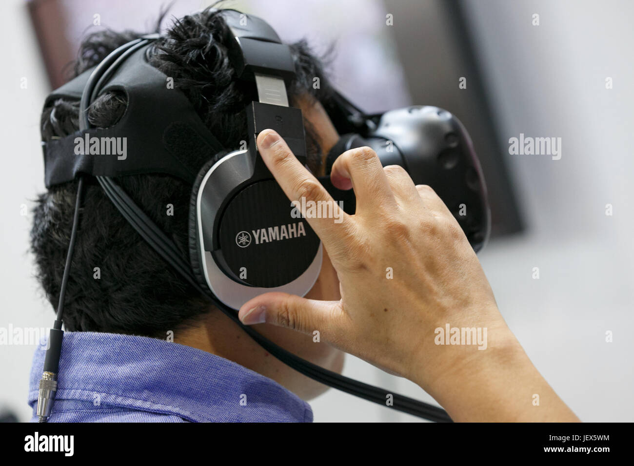 Augmented audio hi-res stock photography and images - Alamy