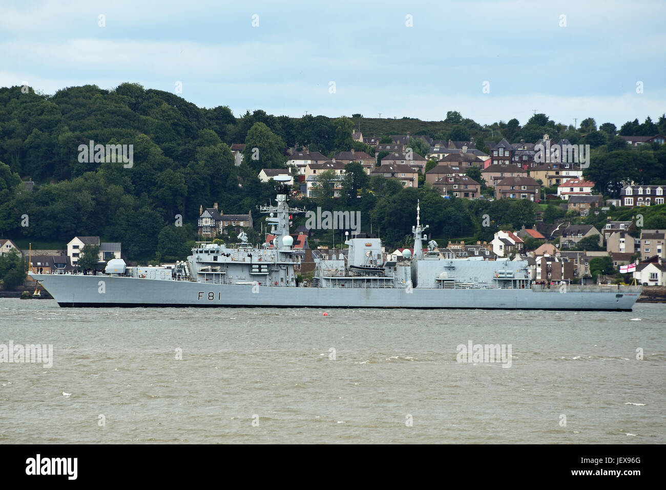 Royal navy frigate hms sutherland hi-res stock photography and images ...