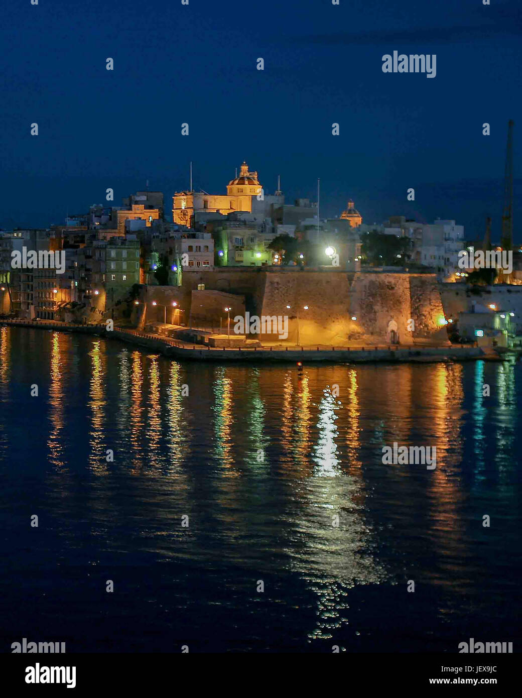 Valletta, Malta. 27th Sep, 2004. Illuminated at night, historic ...