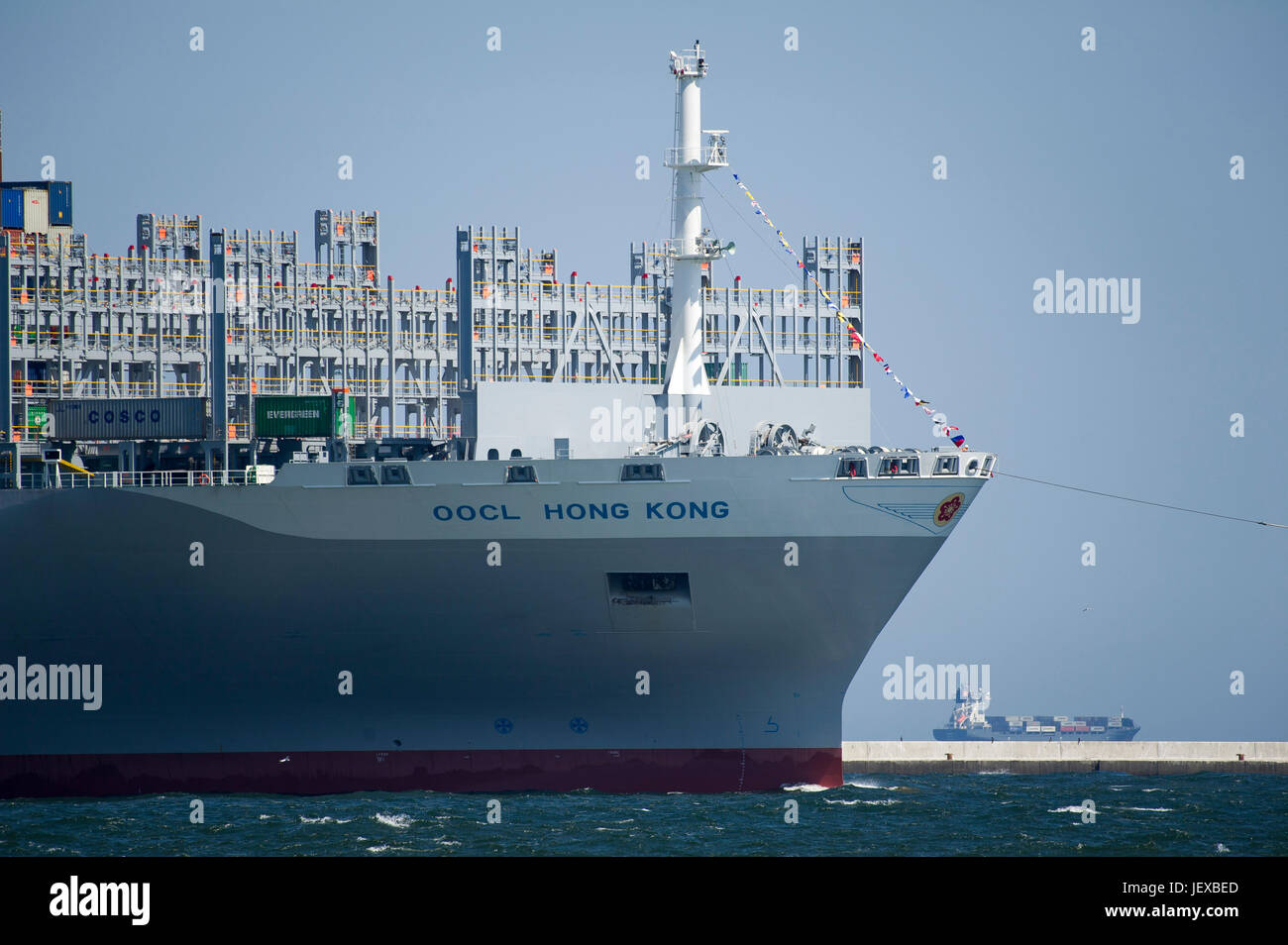 Oocl hong kong ship hi-res stock photography and images - Alamy