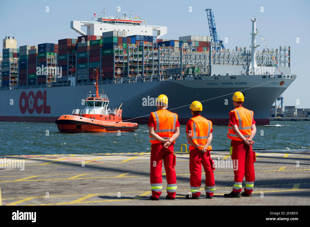 Gdansk, Poland. 28th June, 2017. 400 meter long container ship OOCL ...