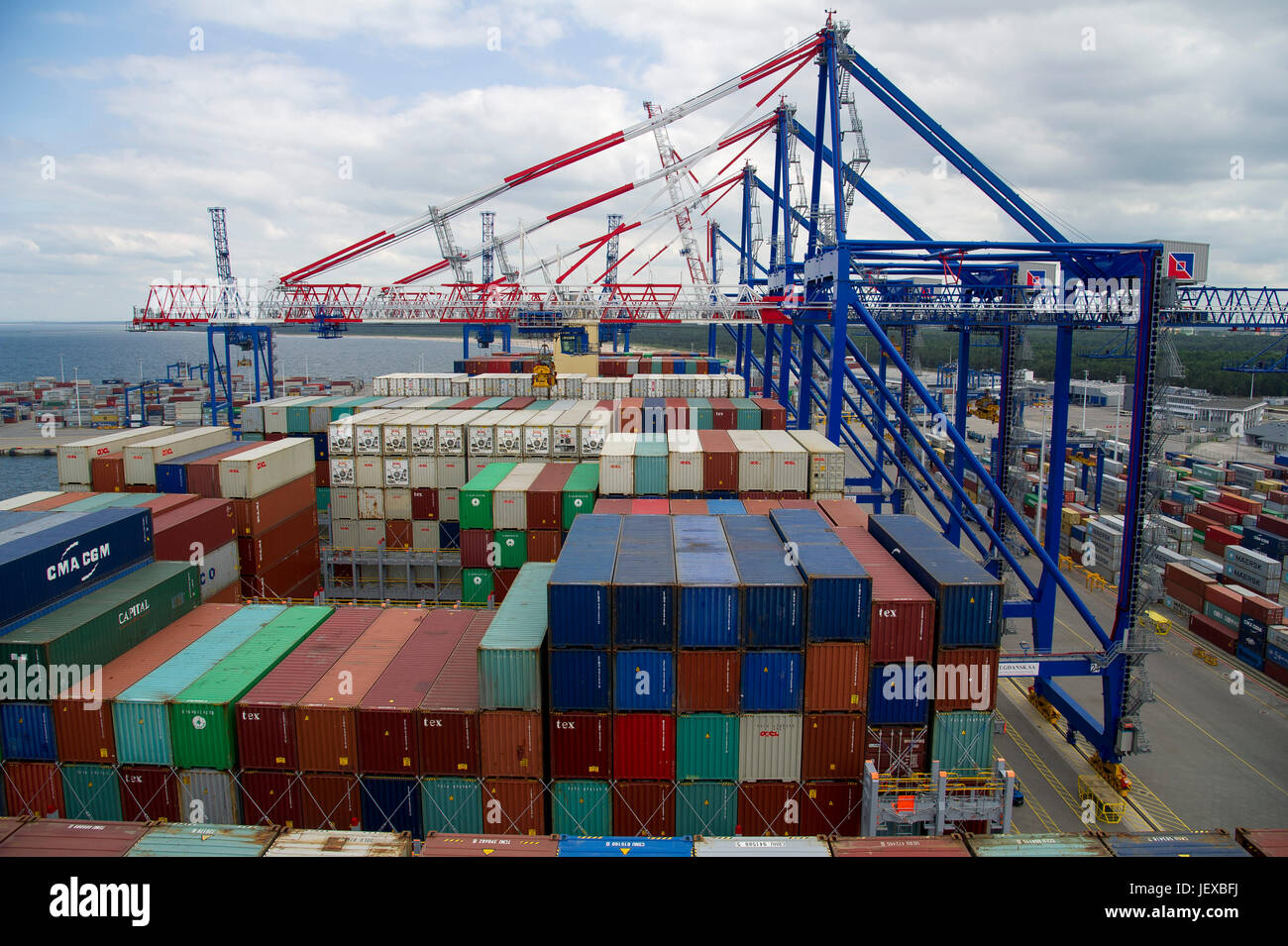 Gdansk, Poland. 28th June, 2017. 400 meter long container ship OOCL ...
