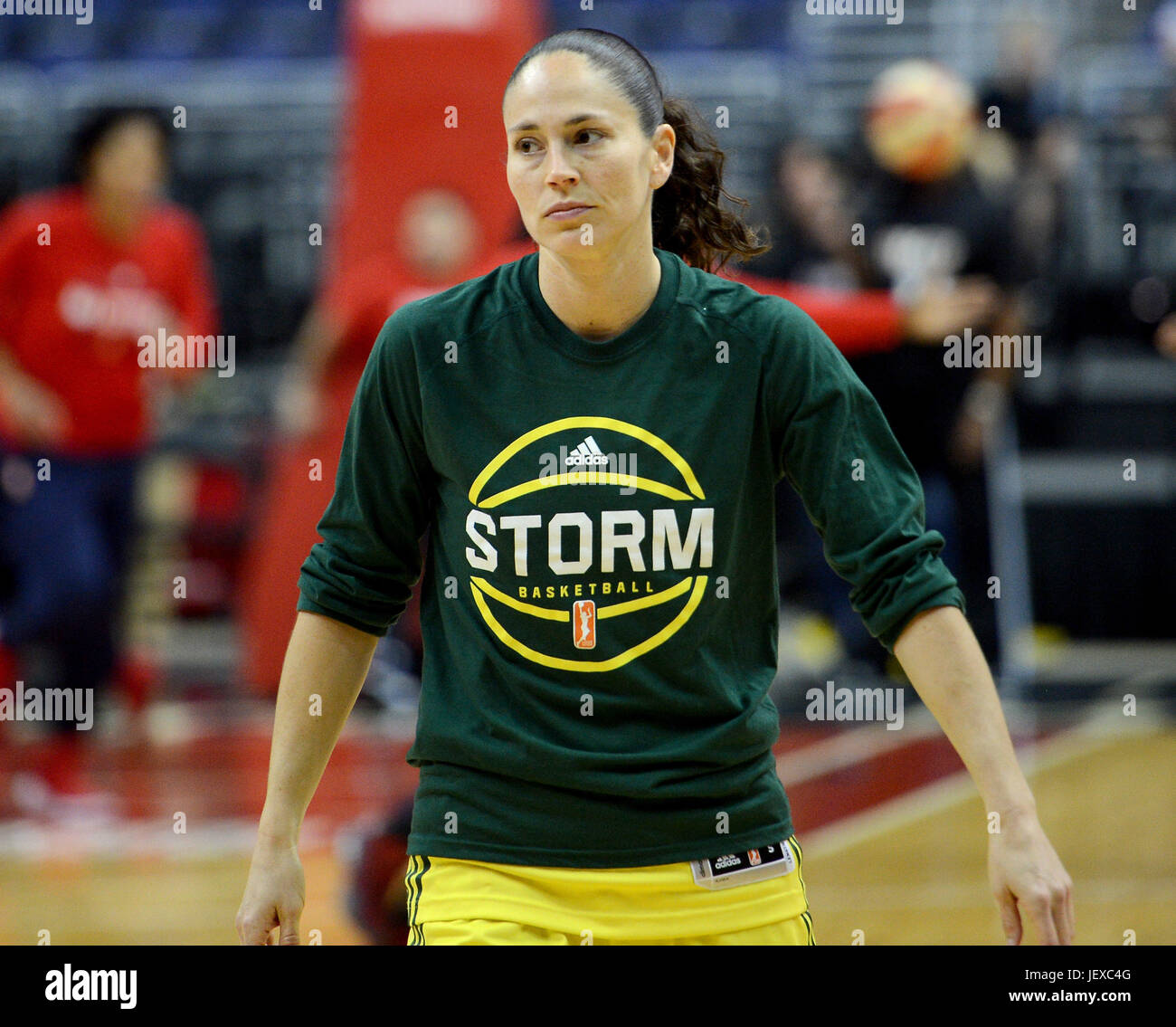 Sue bird hi-res stock photography and images - Alamy
