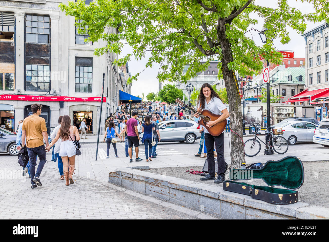 Montreal Street Performer High Resolution Stock Photography and Images ...