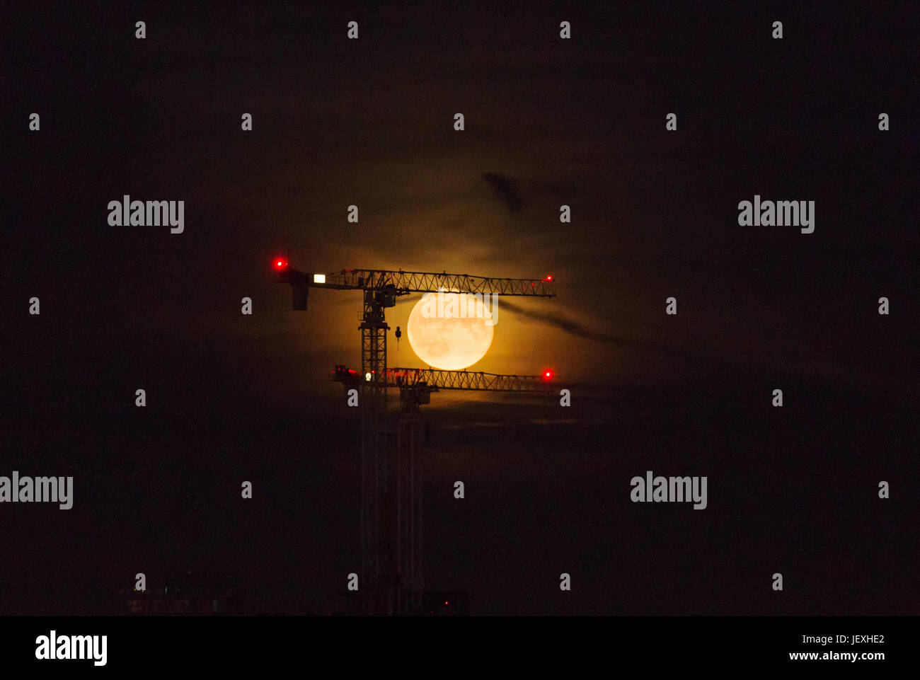 Moon clippers hi-res stock photography and images - Alamy