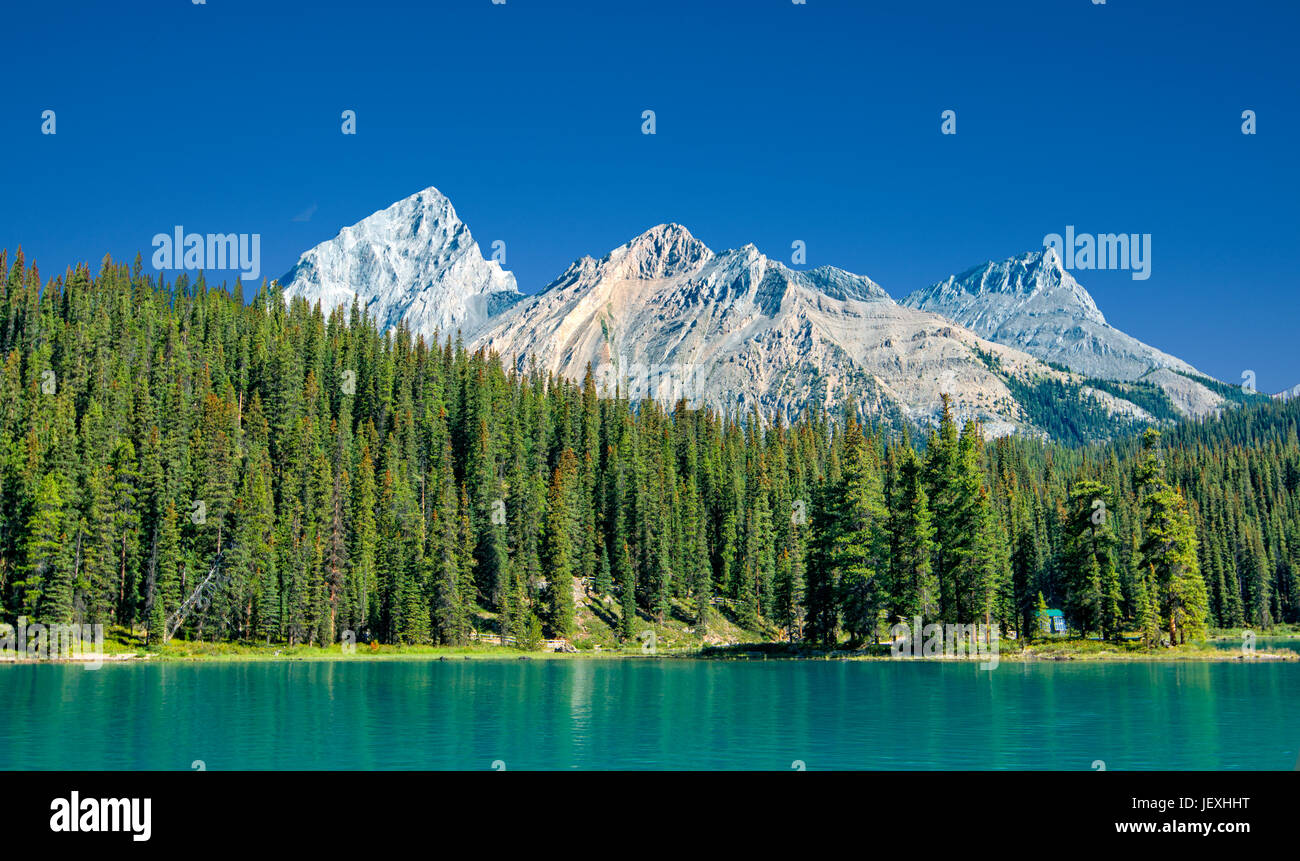 Maligne lake horizontal hi-res stock photography and images - Alamy