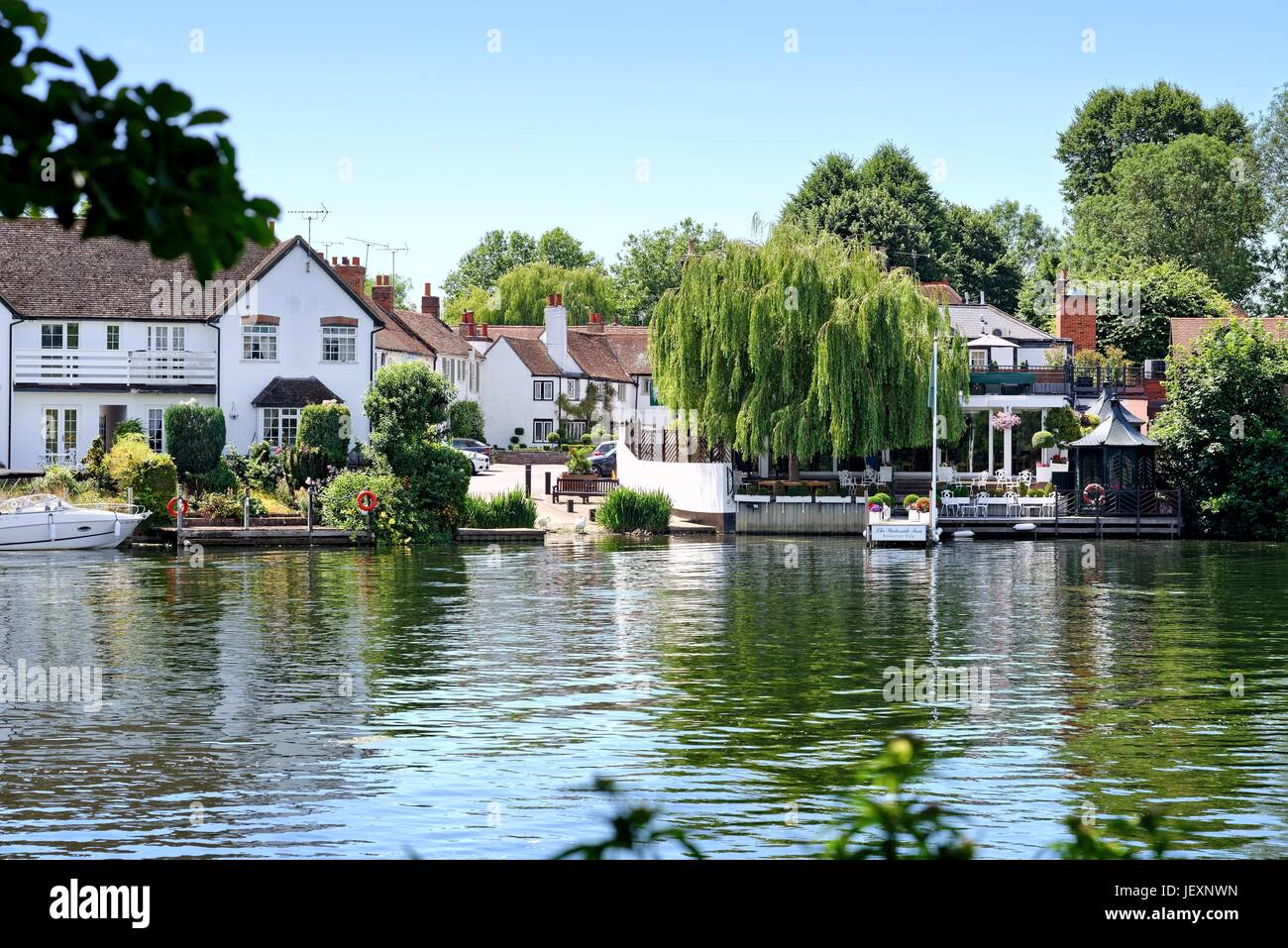 Bray village hi-res stock photography and images - Alamy