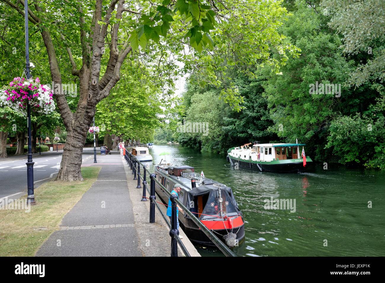 Maidenhead hi-res stock photography and images - Alamy