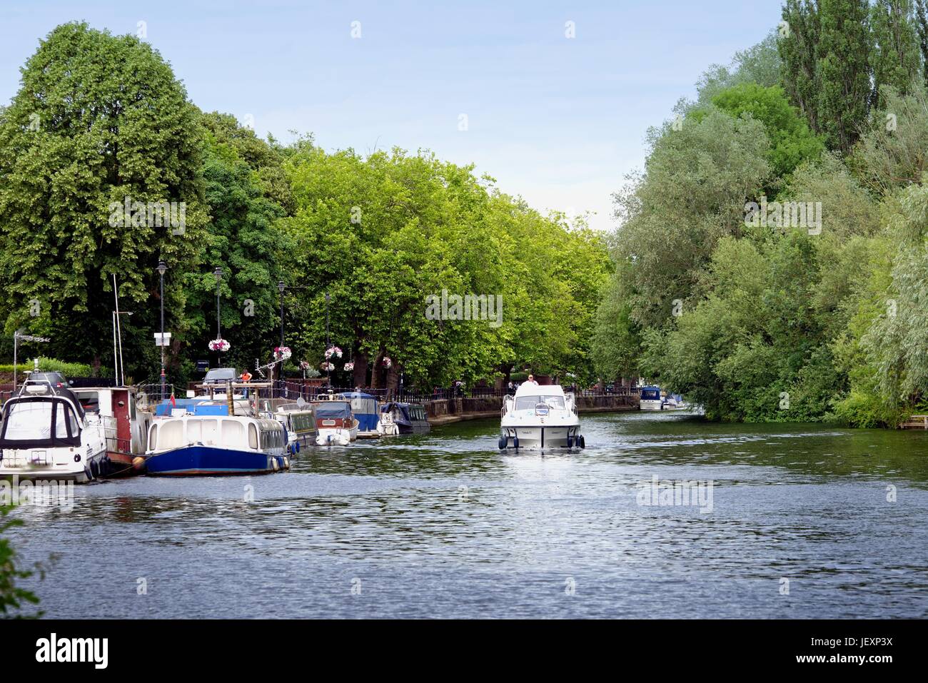 Maidenhead thames hi-res stock photography and images - Alamy