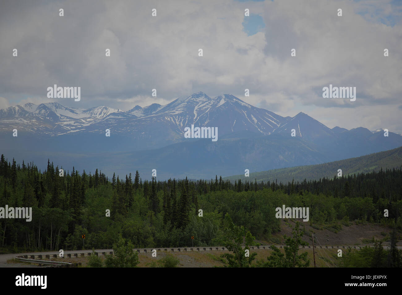 Canada mountain border hi-res stock photography and images - Alamy