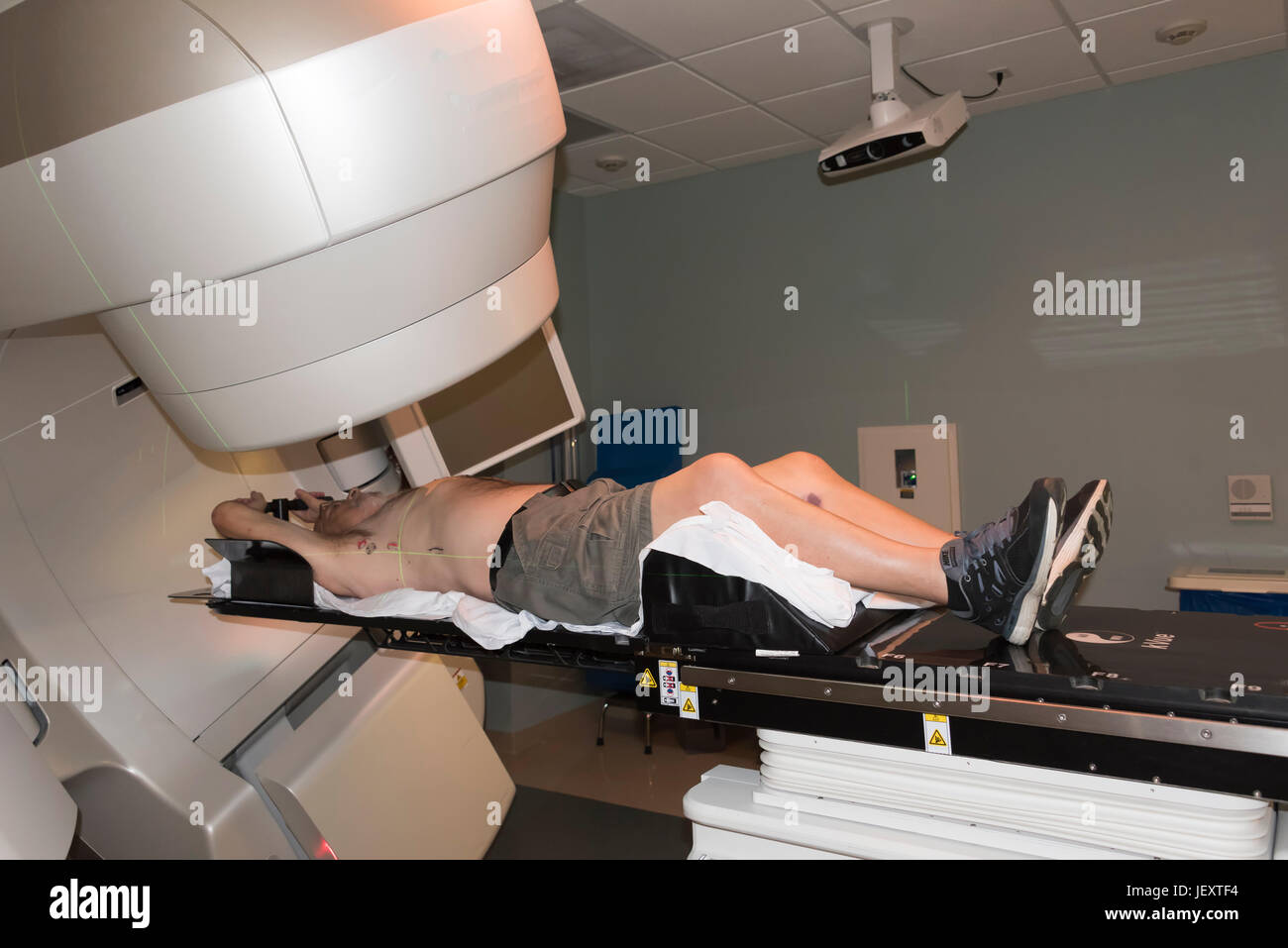 Radiation Therapy Machine Stock Photos & Radiation Therapy Machine ...