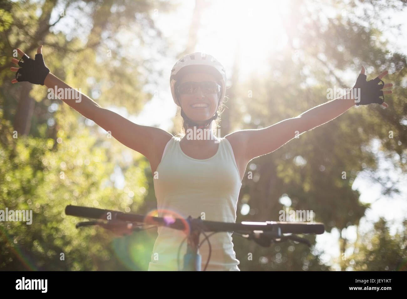 Throwing arms hi-res stock photography and images - Alamy