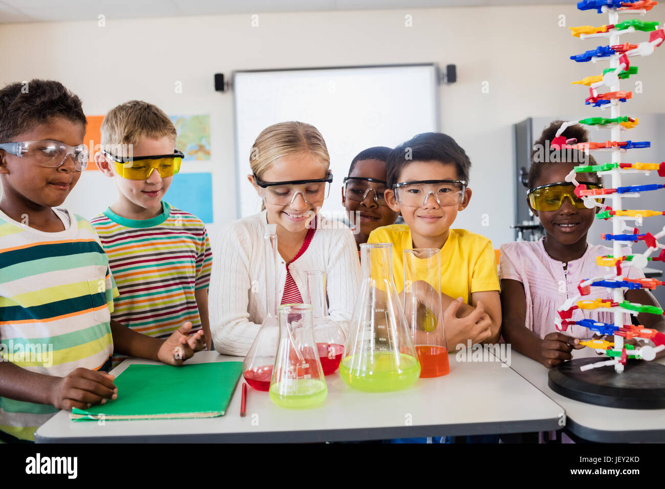 Pupils doing science Stock Photo - Alamy
