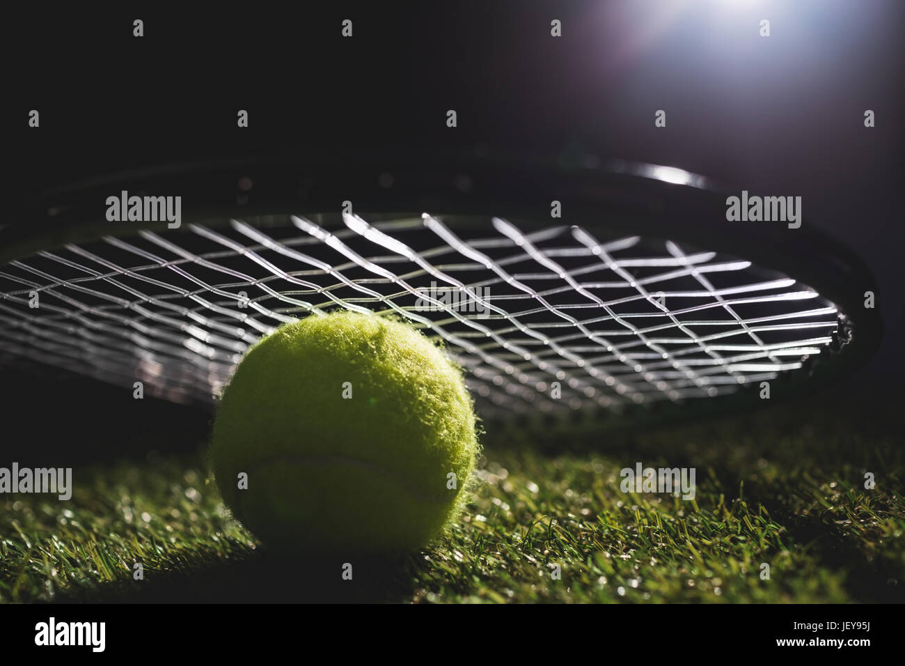 Throwing racket hi-res stock photography and images - Alamy