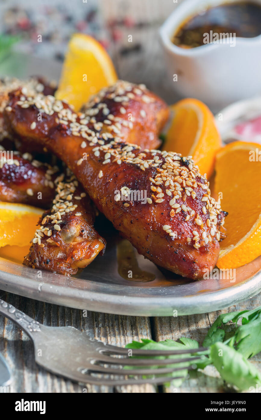 Chicken drumsticks sesame seeds hi-res stock photography and images - Alamy