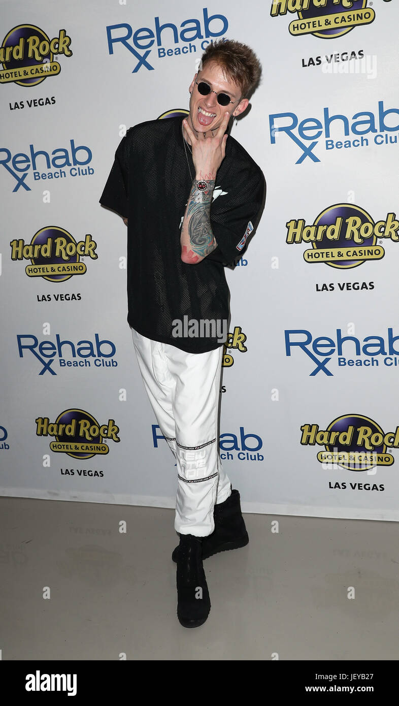 Machine Gun Kelly Celebrates Memorial Day Weekend at Rehab Beach Club ...