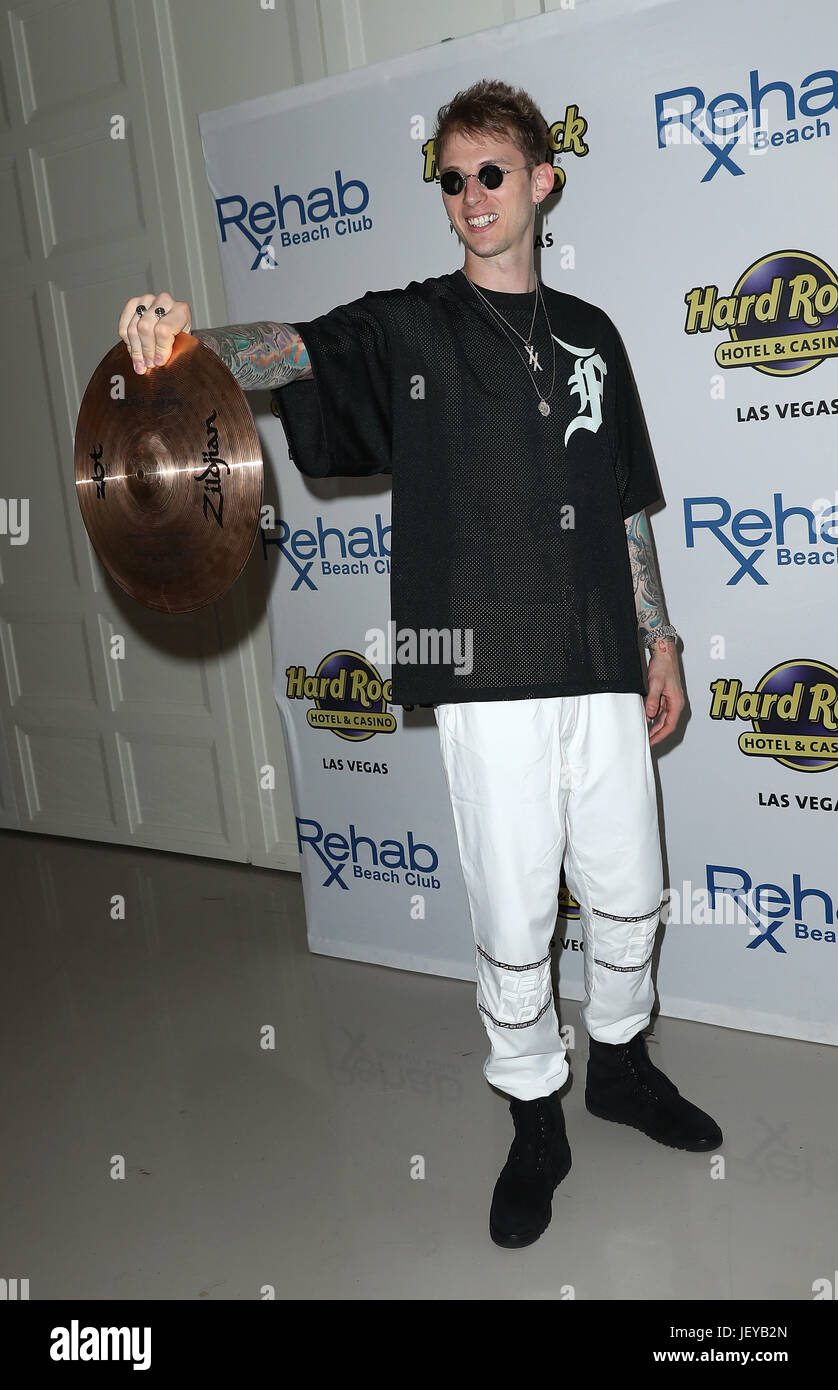 Machine Gun Kelly Celebrates Memorial Day Weekend at Rehab Beach Club ...
