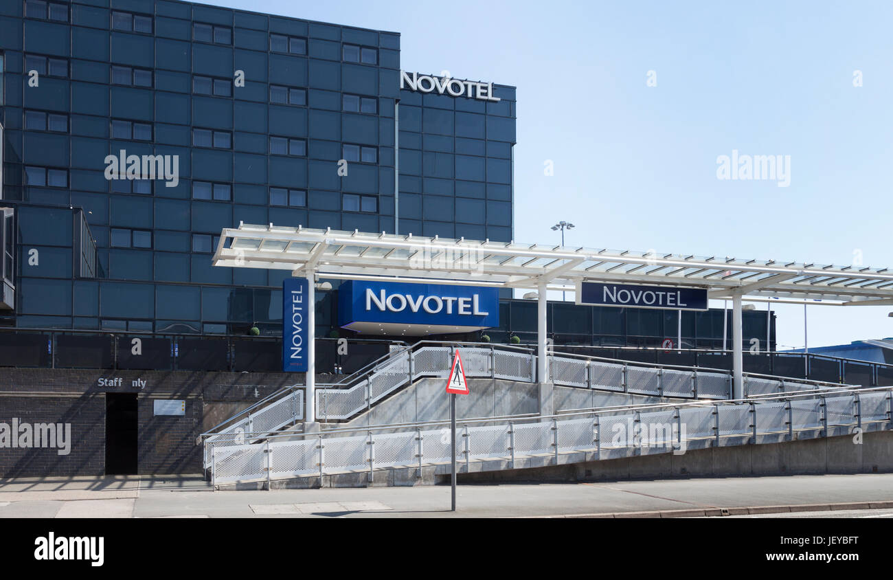 Main entrance with ramp; Novotel Hotel at Birmingham Airport, Midlands ...