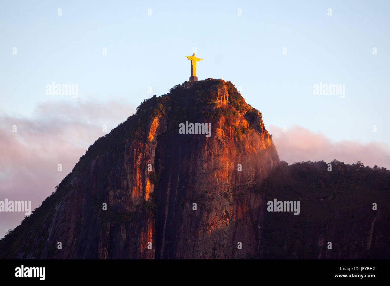 Christ the Redeemer statue in Rio De Janeiro Stock Photo - Alamy