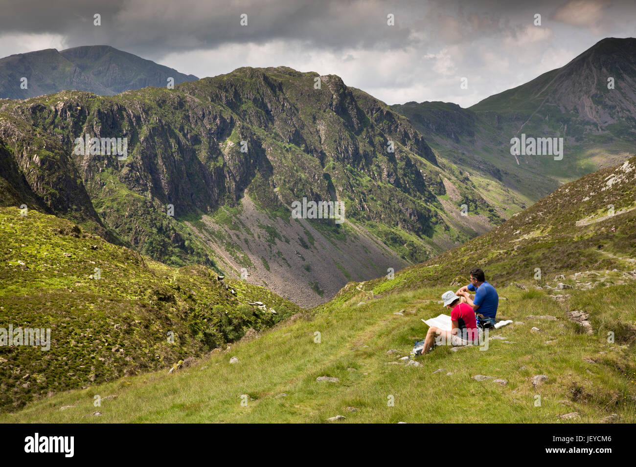 Walkers on fleetwith pike fell hi-res stock photography and images - Alamy