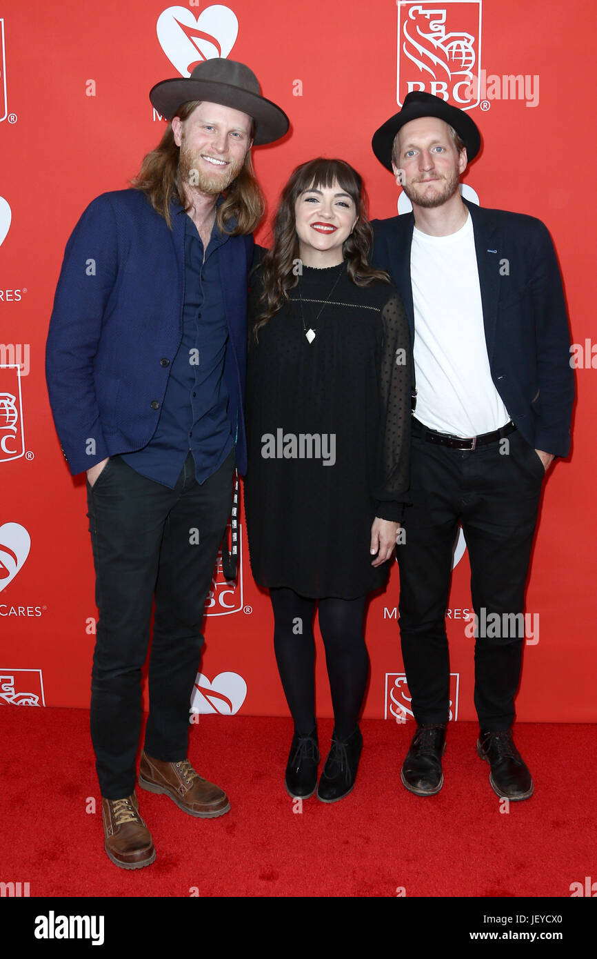(L-R) Wesley Schultz, Neyla Pekarek, Jeremiah Fraites of The Lumineers ...