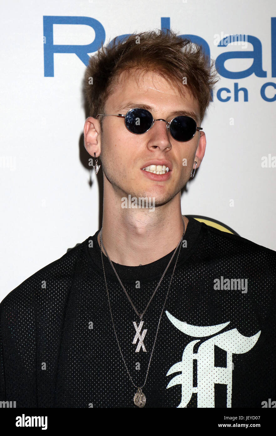 Machine Gun Kelly Celebrates Memorial Day Weekend at Rehab Beach Club ...