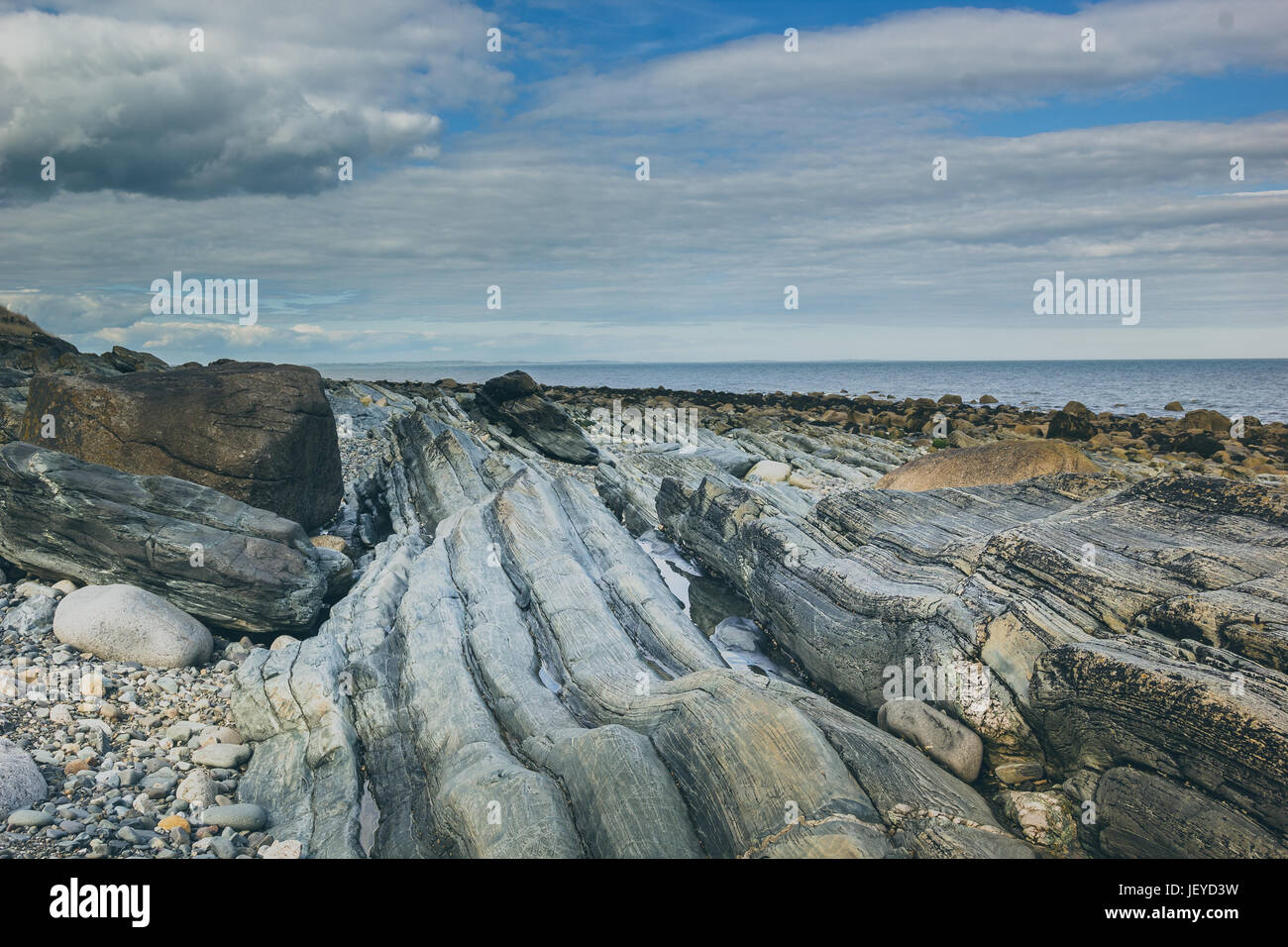 Pebble lines hi-res stock photography and images - Alamy