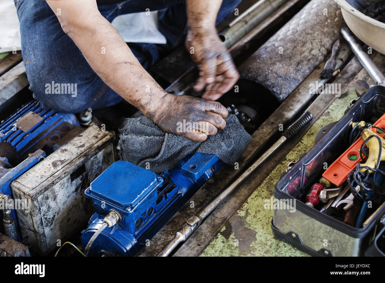 Hand repairman fabric cleaning hi-res stock photography and images - Alamy