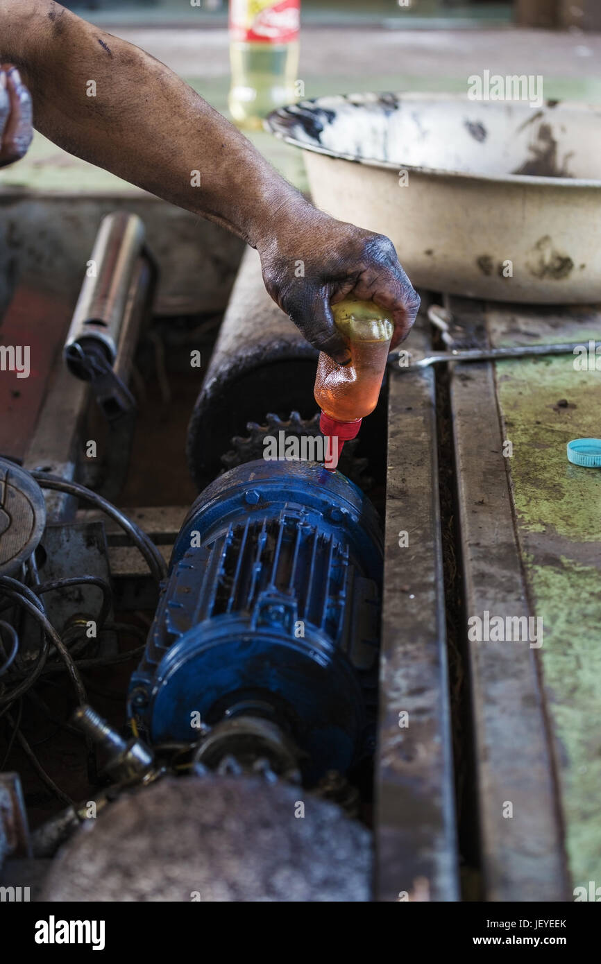 Oiling lubricating hi-res stock photography and images - Alamy