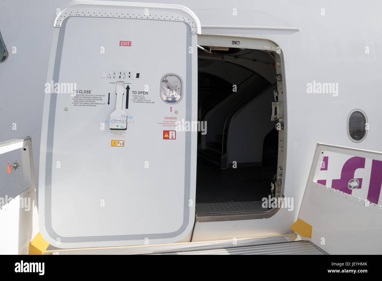 Aeroplane door open hi-res stock photography and images - Alamy