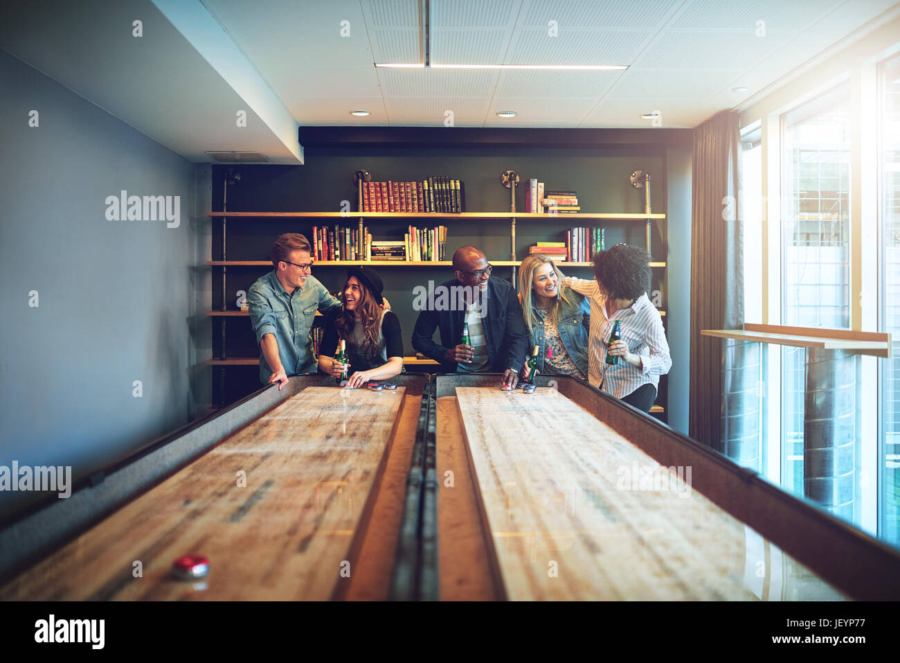Camaraderie hi-res stock photography and images - Alamy
