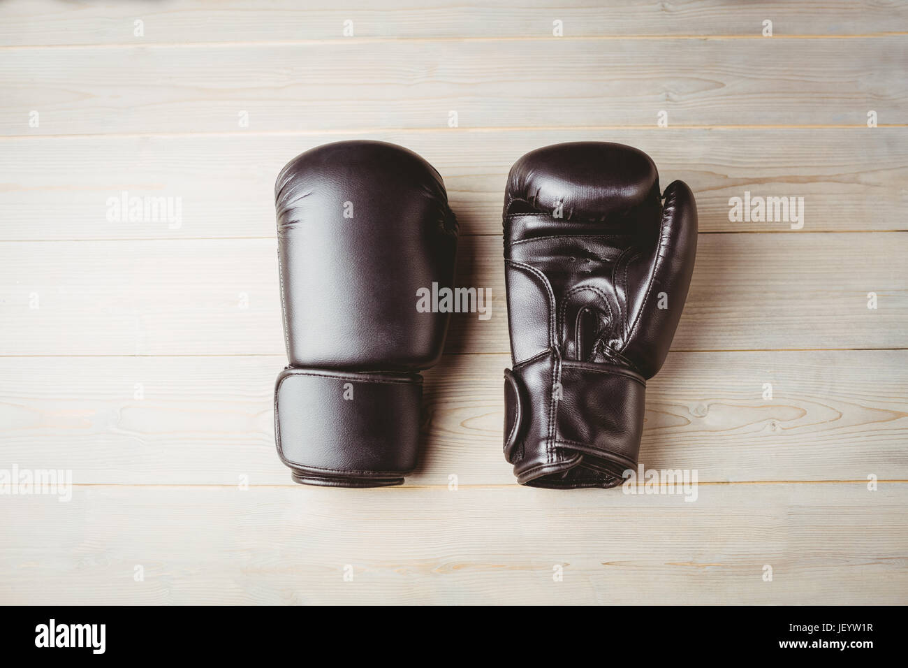 Playing with boxing gloves hi-res stock photography and images - Alamy
