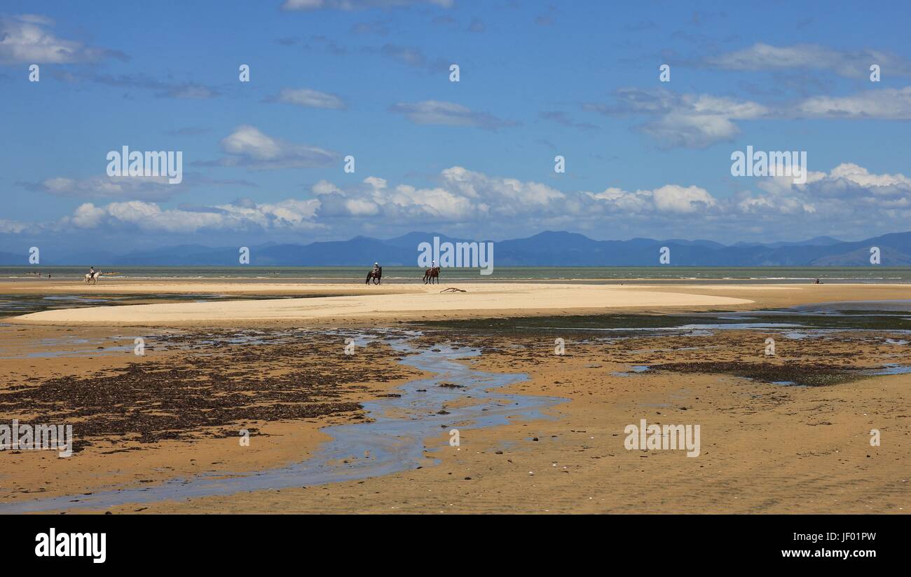 Idyllic scene at Marahau beach Stock Photo - Alamy