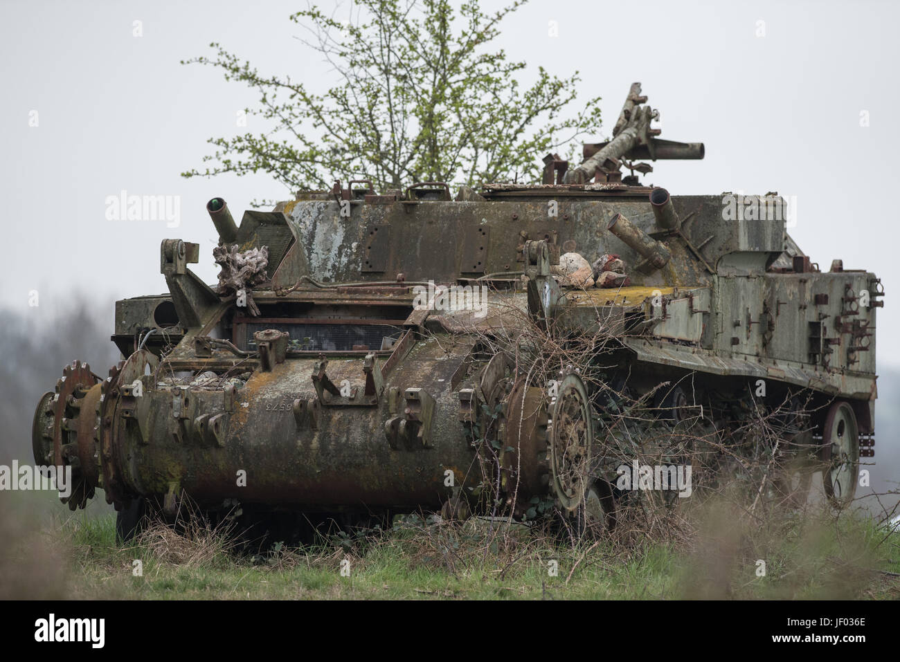 Old rusty army tank hi-res stock photography and images - Alamy