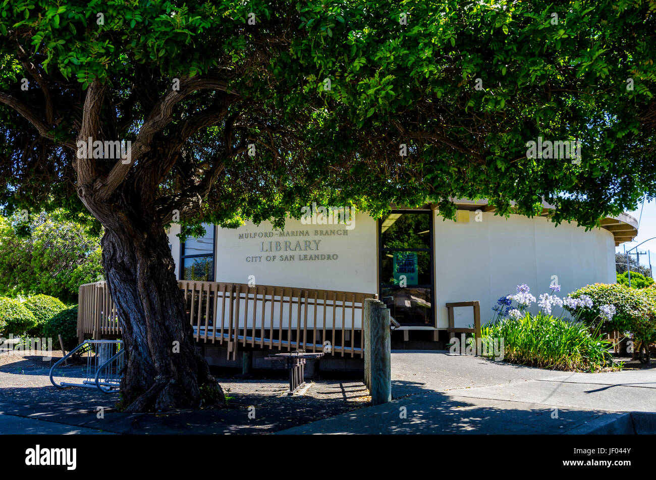 The Mulford Marina branch of the San Leandro California library system ...