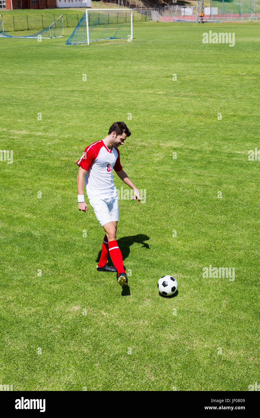 Male athlete practicing football soccer hi-res stock photography and ...