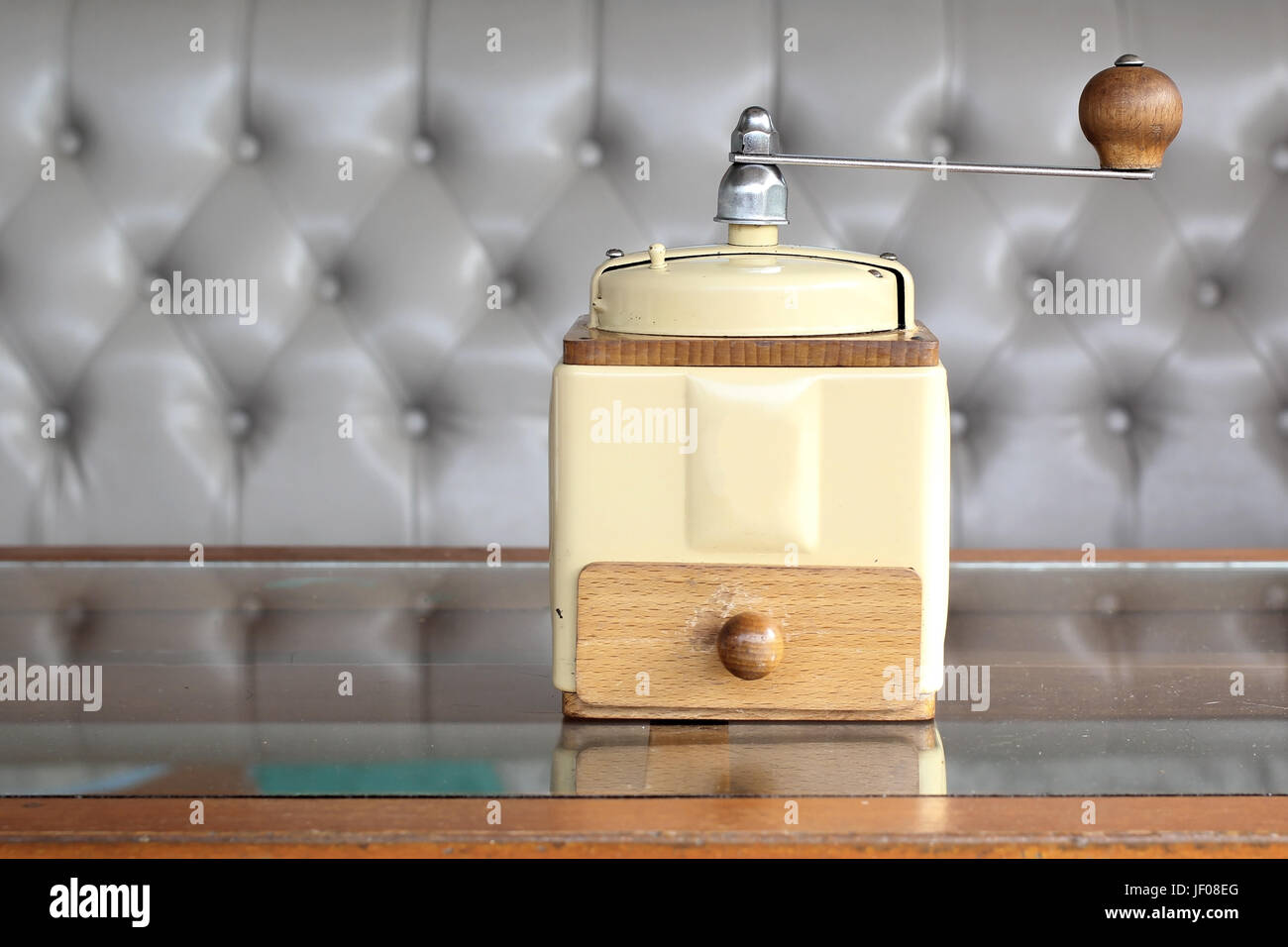 Manual coffee making hi-res stock photography and images - Alamy