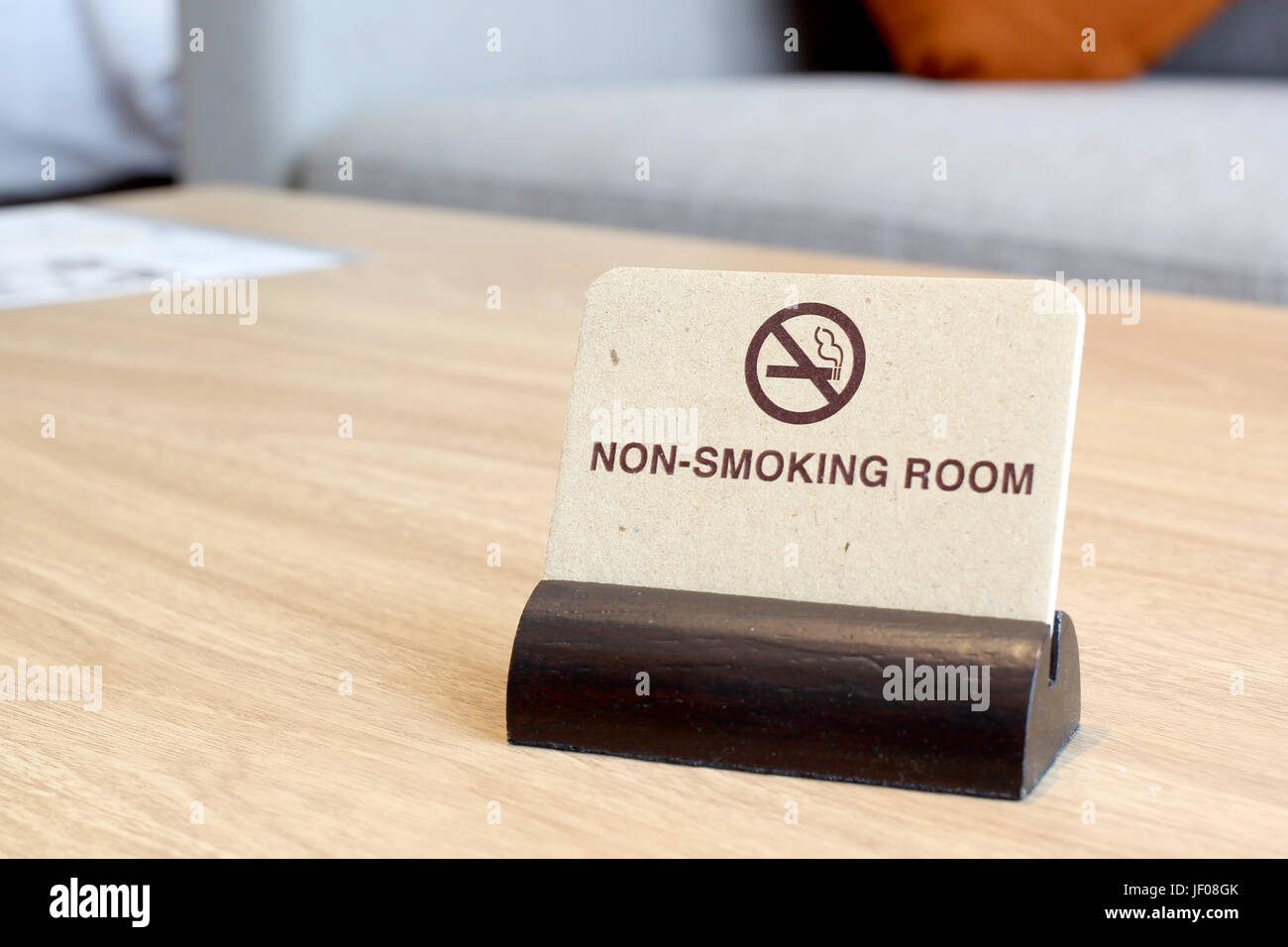 No smoking sign hotel hi-res stock photography and images - Alamy