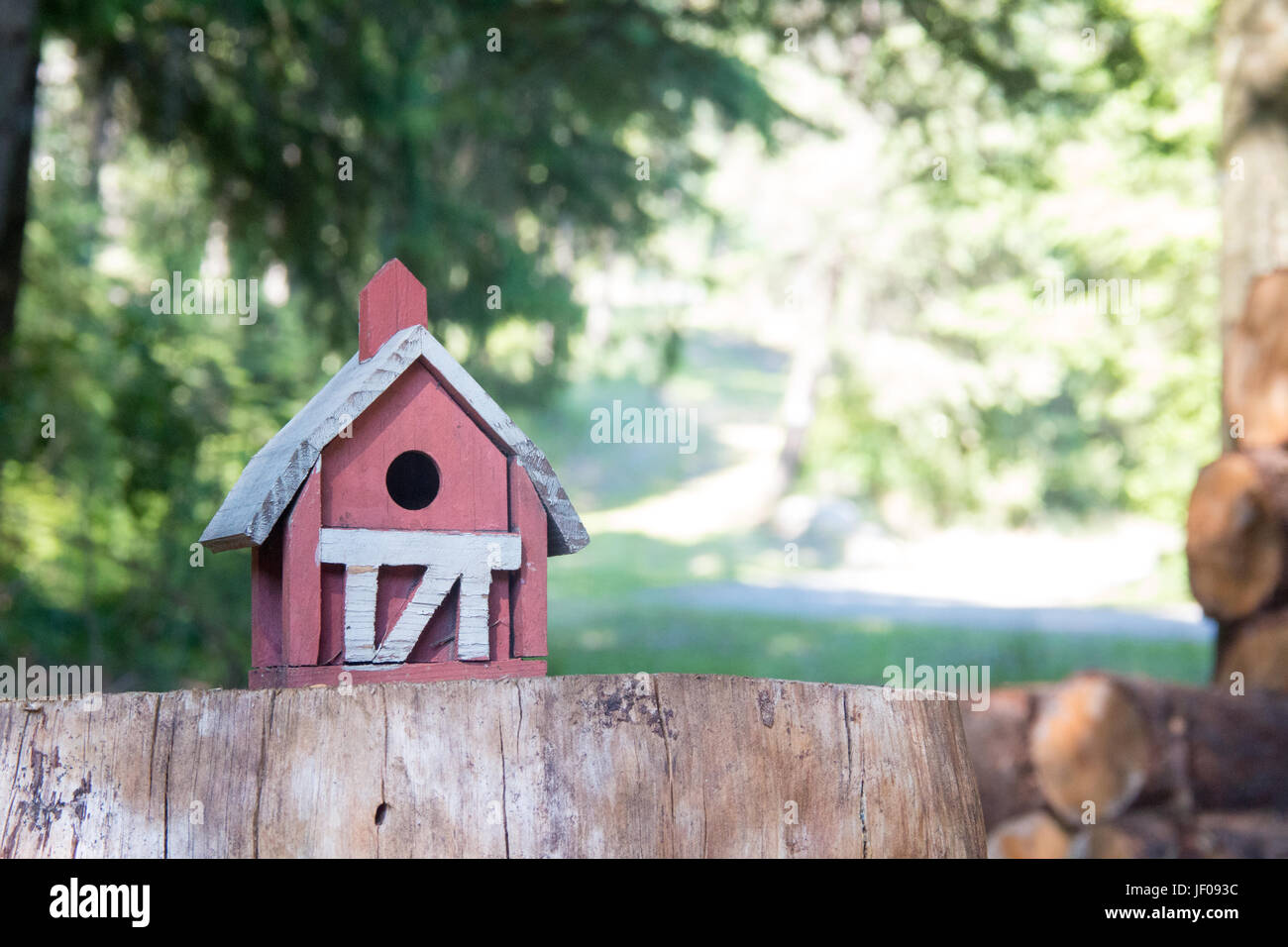 Bird barn hi-res stock photography and images - Alamy