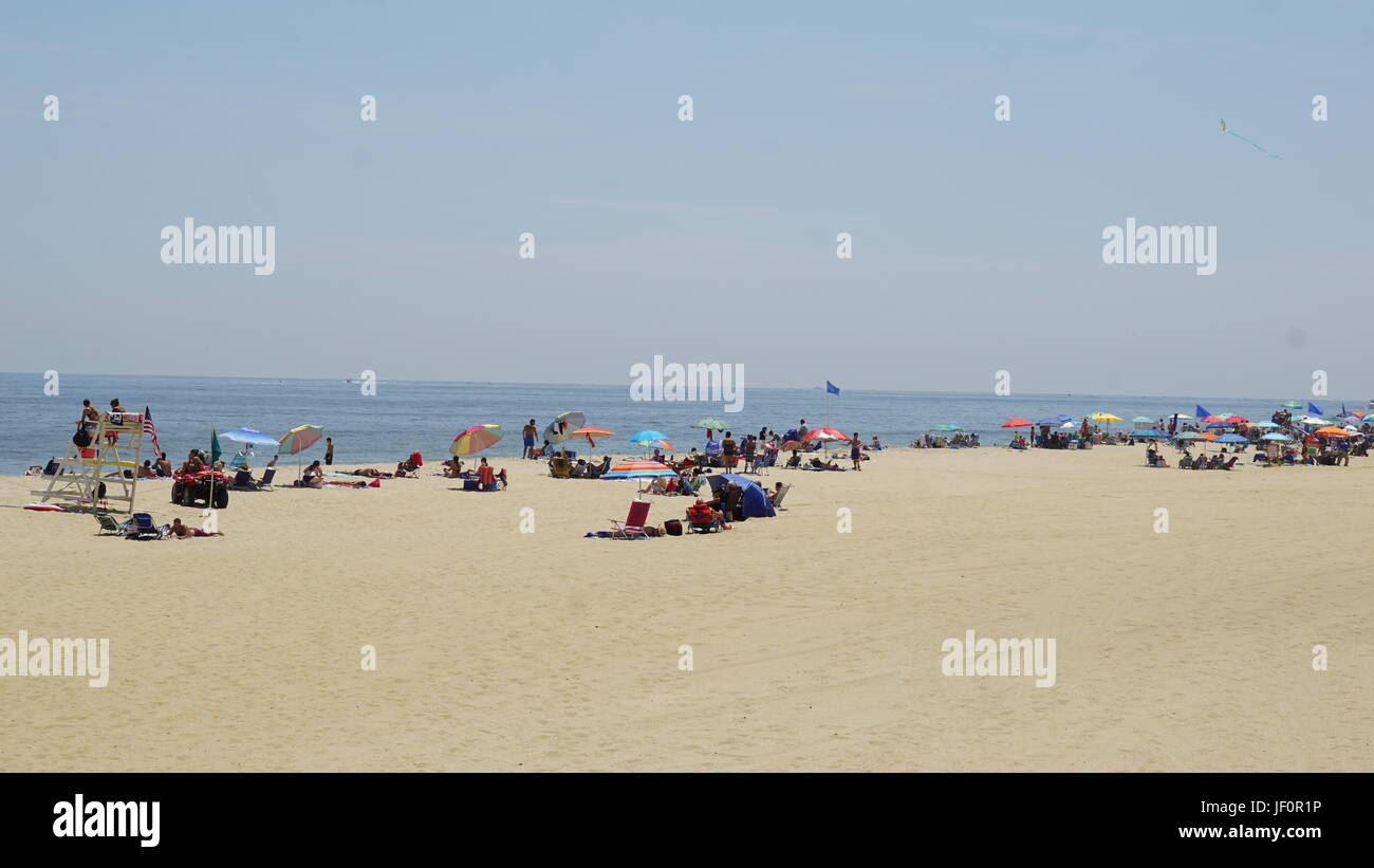 New jersey beach scene in summer hi-res stock photography and images ...