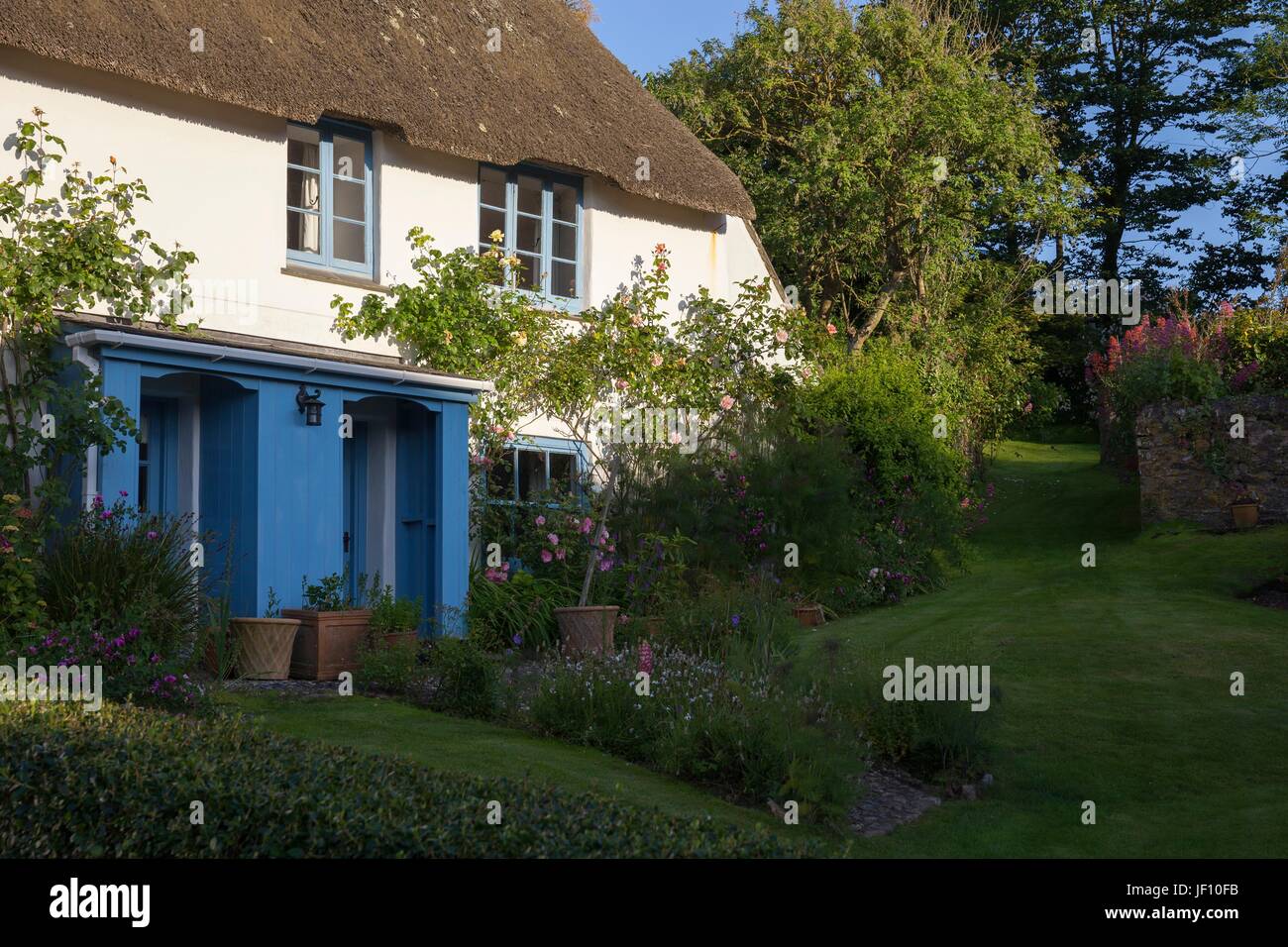 Thatched cottage at Inner Hope, Hope Cove, Devon, England Stock Photo ...