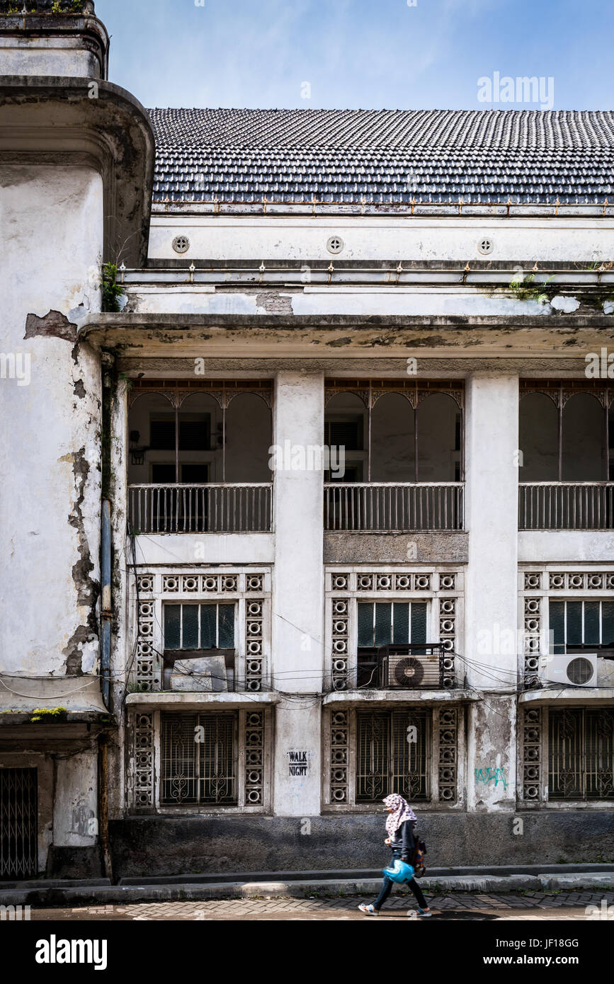 Old grates hi-res stock photography and images - Alamy