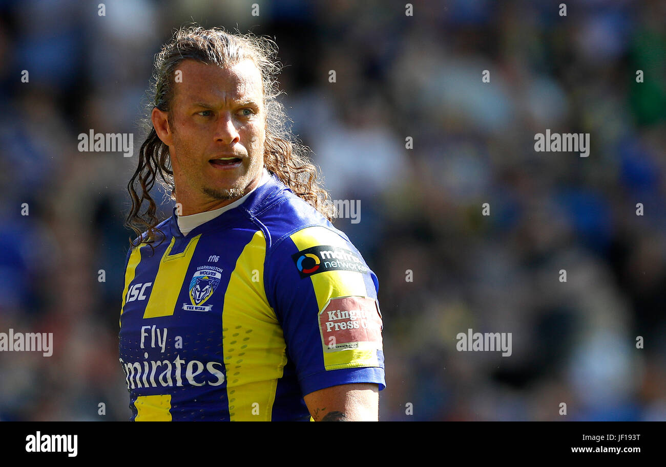 Ashton sims hi-res stock photography and images - Alamy