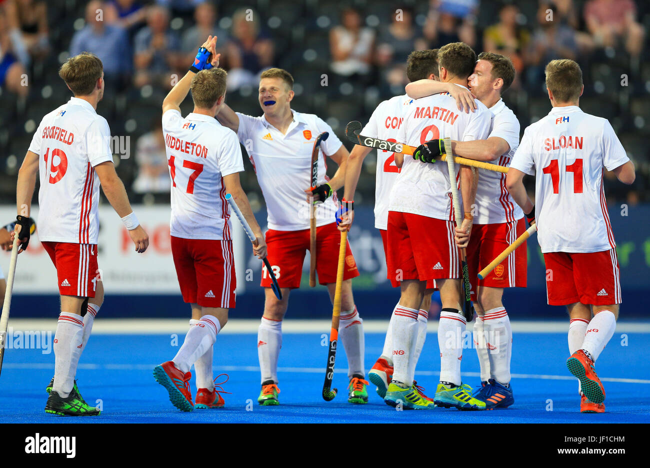 England's Sam Ward celebrates scoring with team mates Stock Photo - Alamy