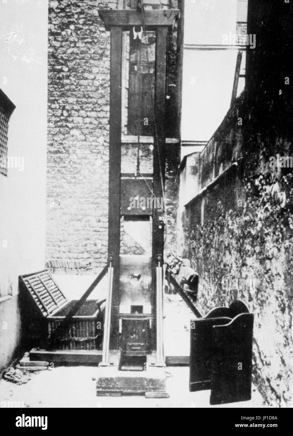 Guillotine Black and White Stock Photos & Images - Alamy