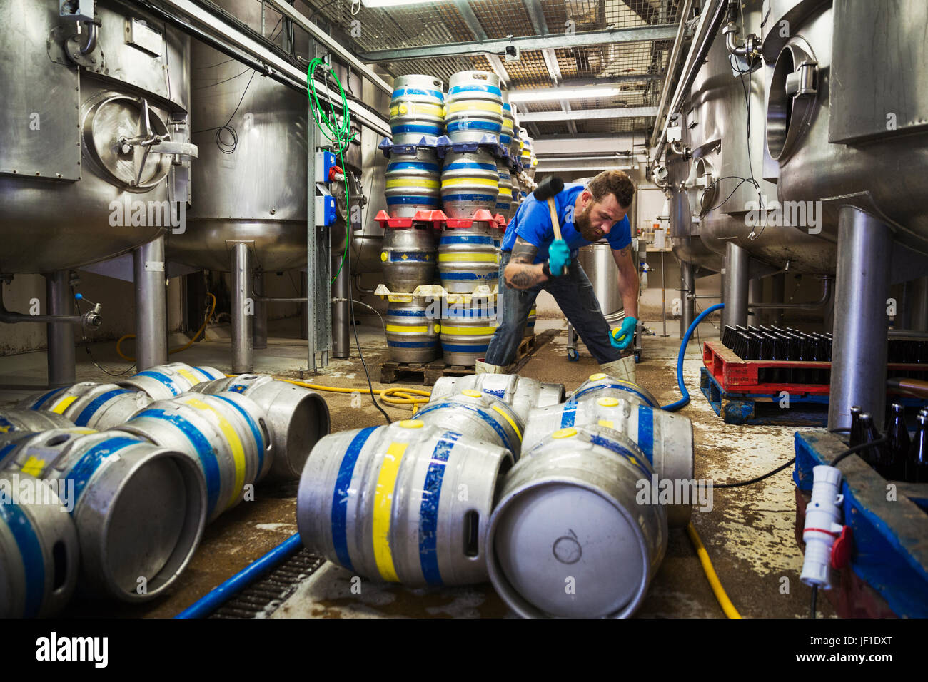 30 beer kegs hi-res stock photography and images - Alamy