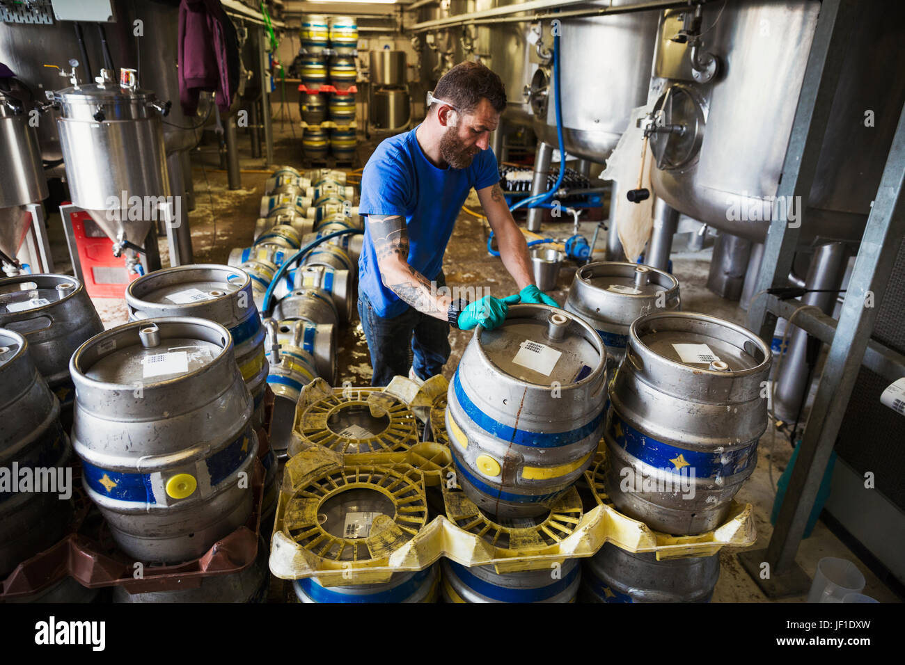 30 beer kegs hi-res stock photography and images - Alamy