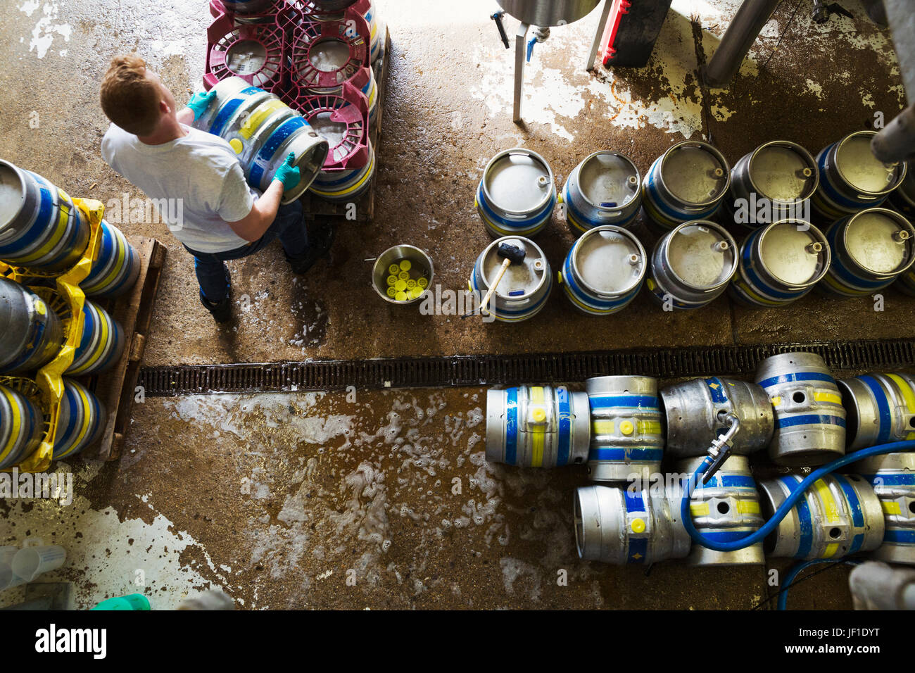 Man carrying beer keg on hi-res stock photography and images - Alamy