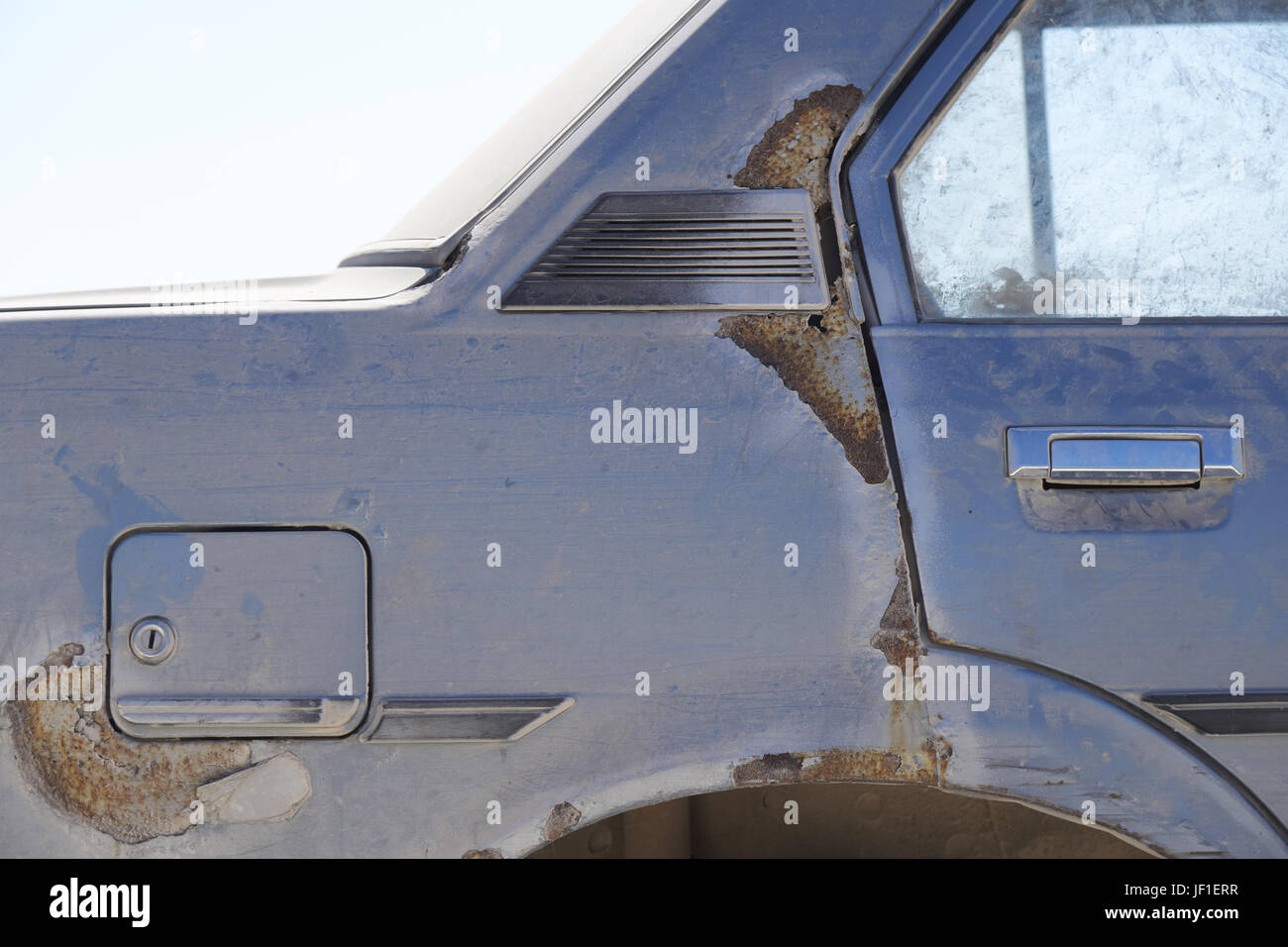 Run down old car hi-res stock photography and images - Alamy