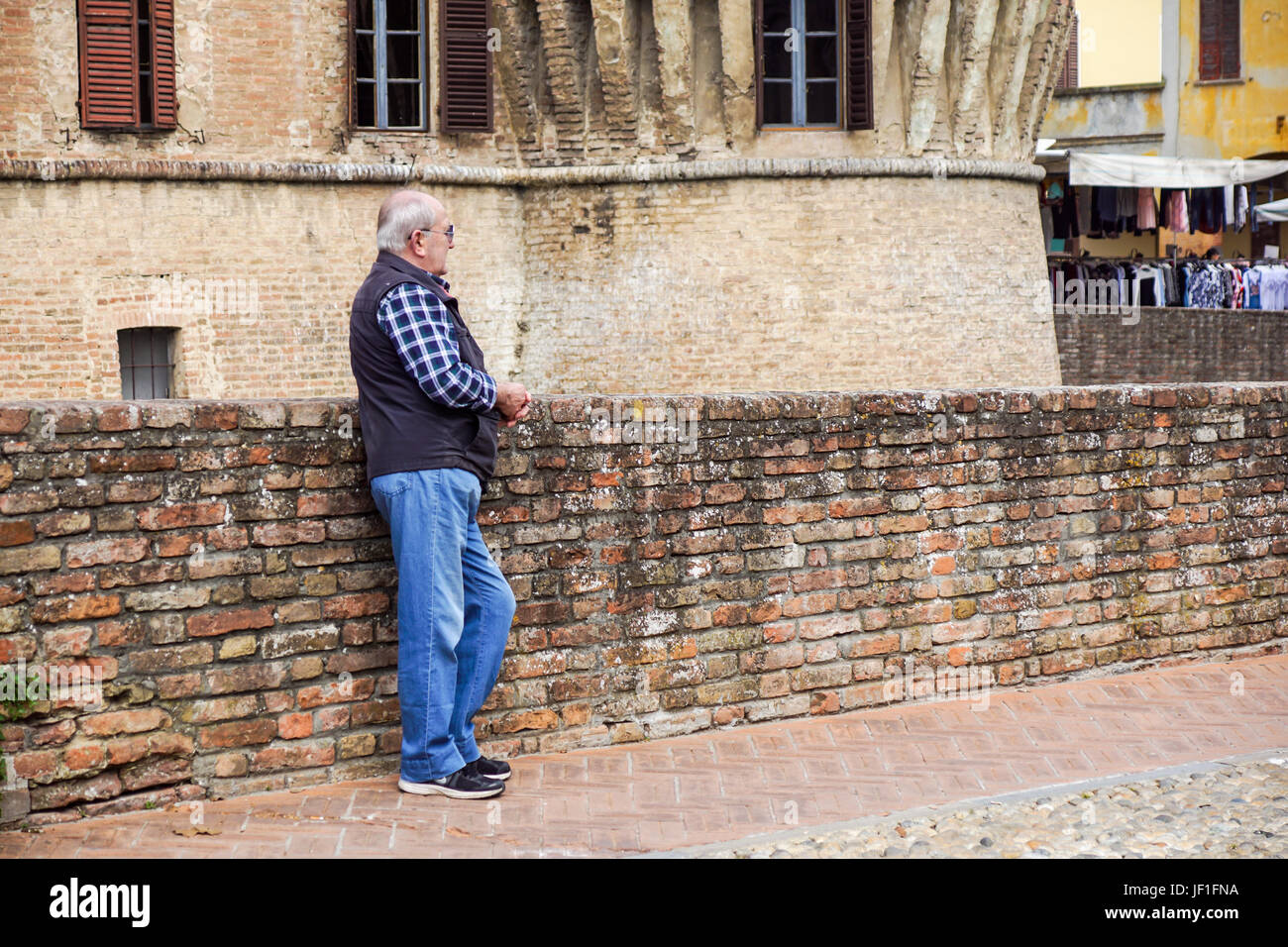 Old man at traffic stop hi-res stock photography and images - Alamy